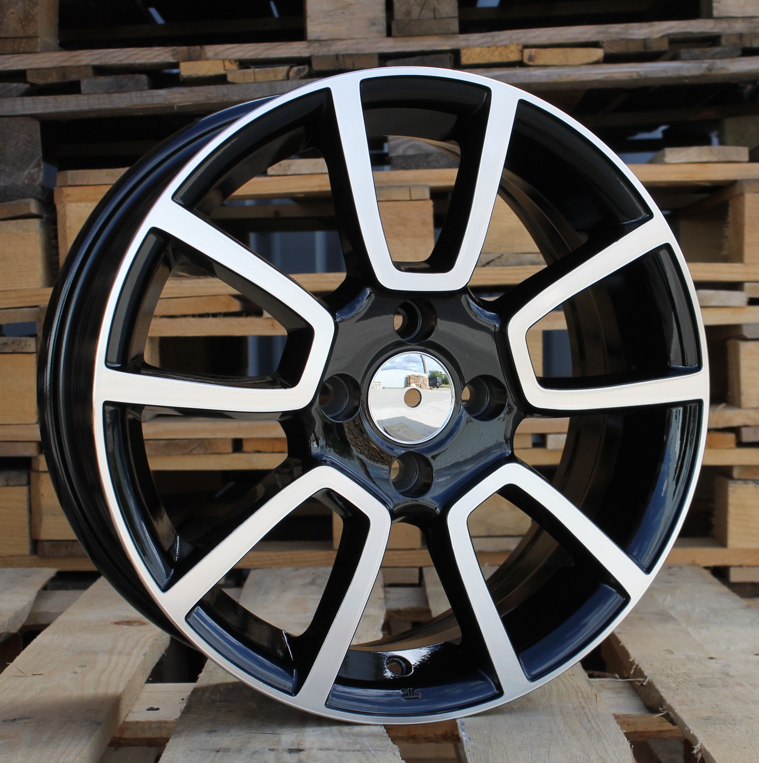 ALU FELGA FIAT 4X98 15" FIBK746CP ET35 CRNA SA POLIRANIM - Premium Wheels